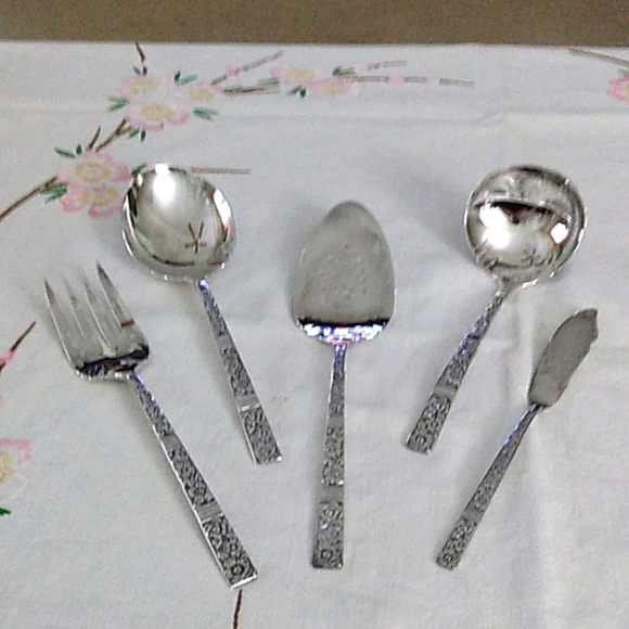 Oneida | Dining | Oneida 5 Pc Unused Silverplate Serveware Set Venetian ...